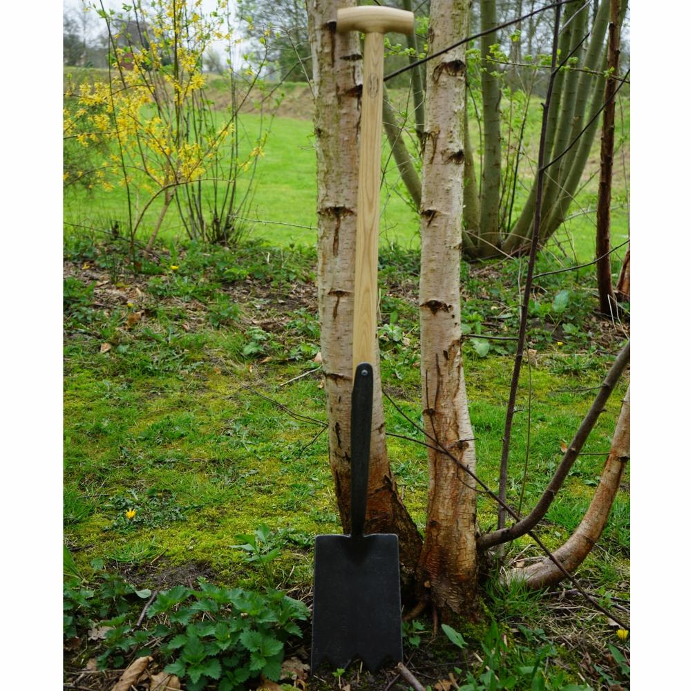 DEWIT Shark Teeth Shovel - 80cm Ash T-Handle